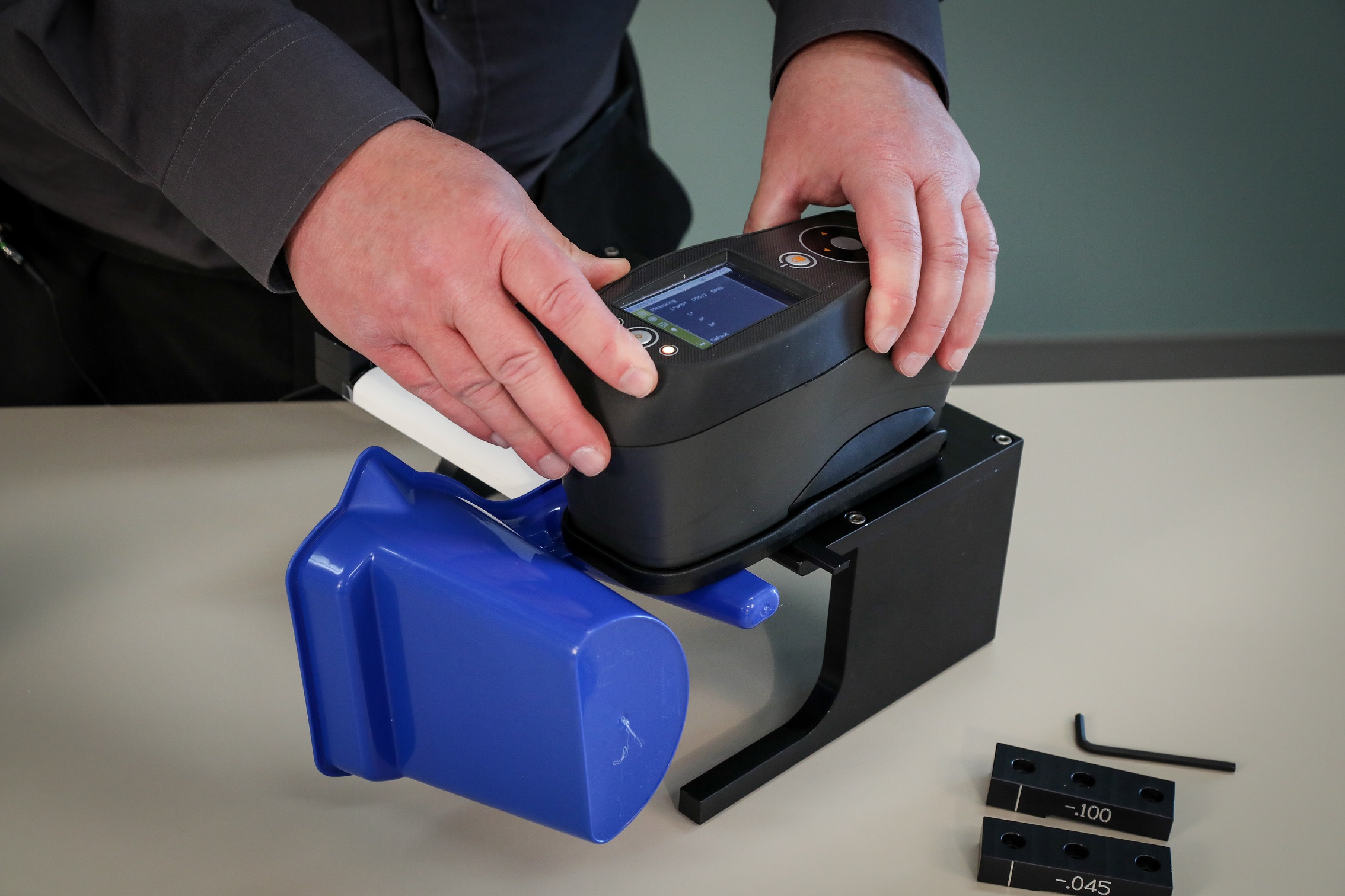 X-Rite and Pantone Announce Cup and Cylinder Fixture - Flexographic ...